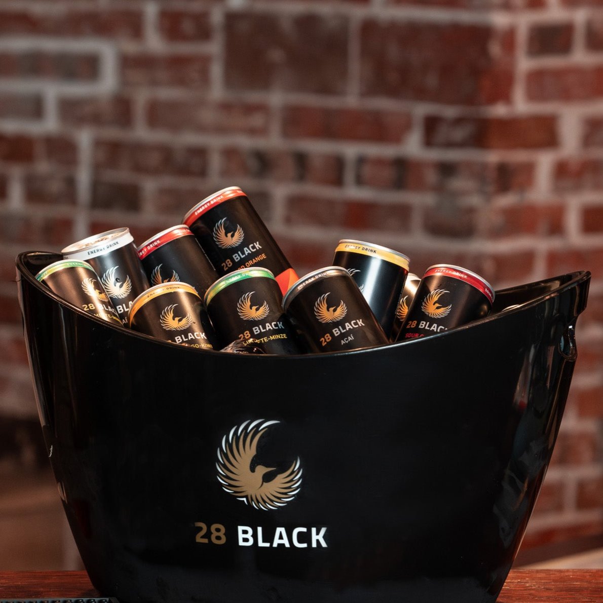 28 BLACK Açaí 24 x 0,25l